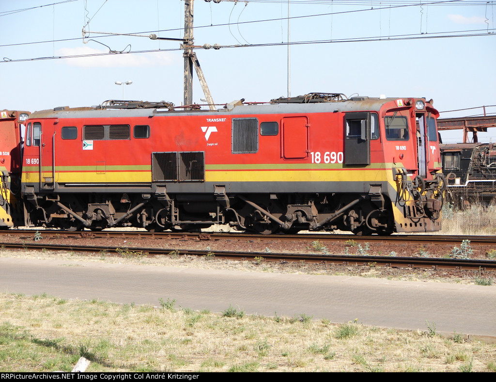 TFR Class 18E 18-690 (Series 2)